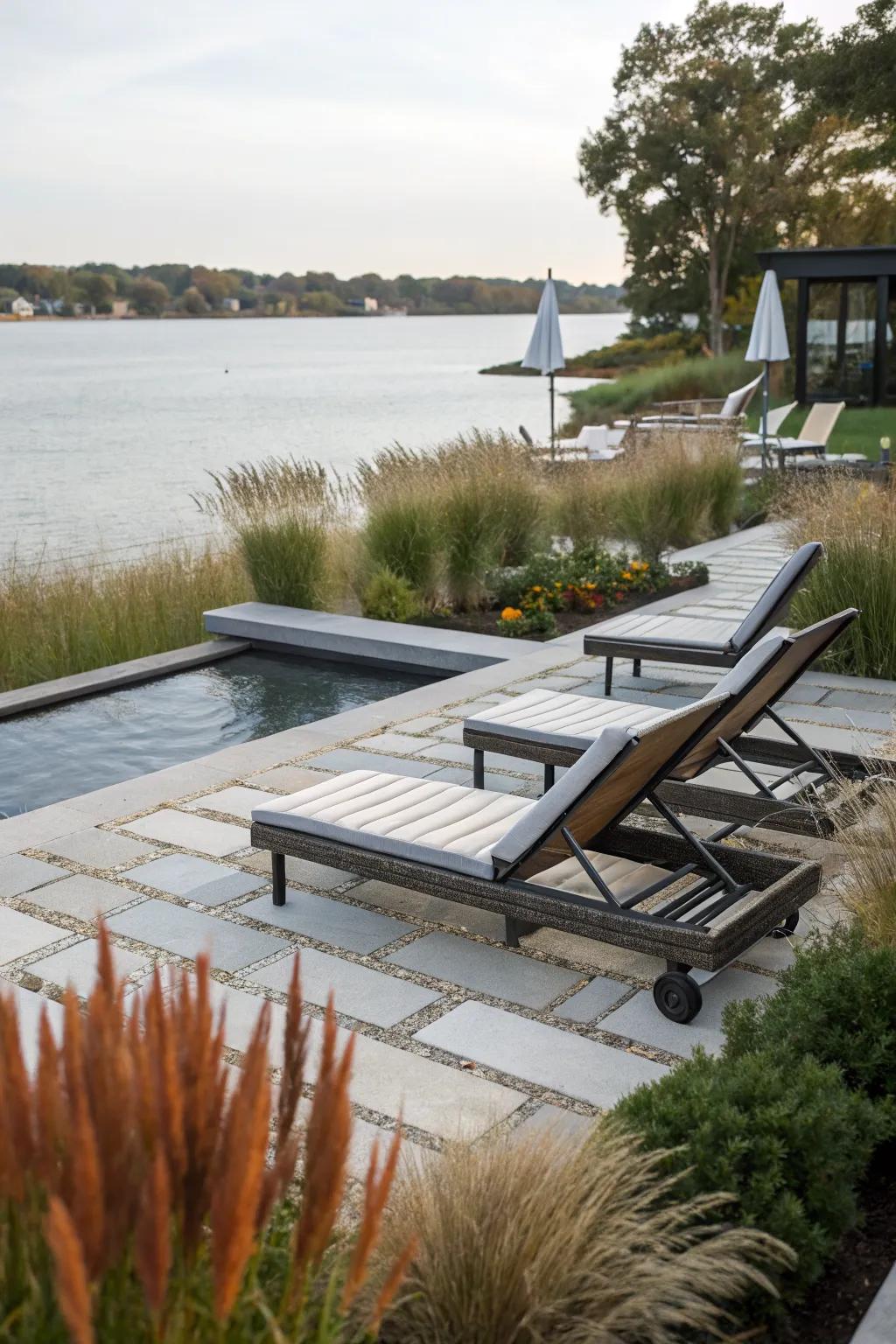 Backyard Lakefront Landscaping: Easy Ways to Transform Your Outdoor Space